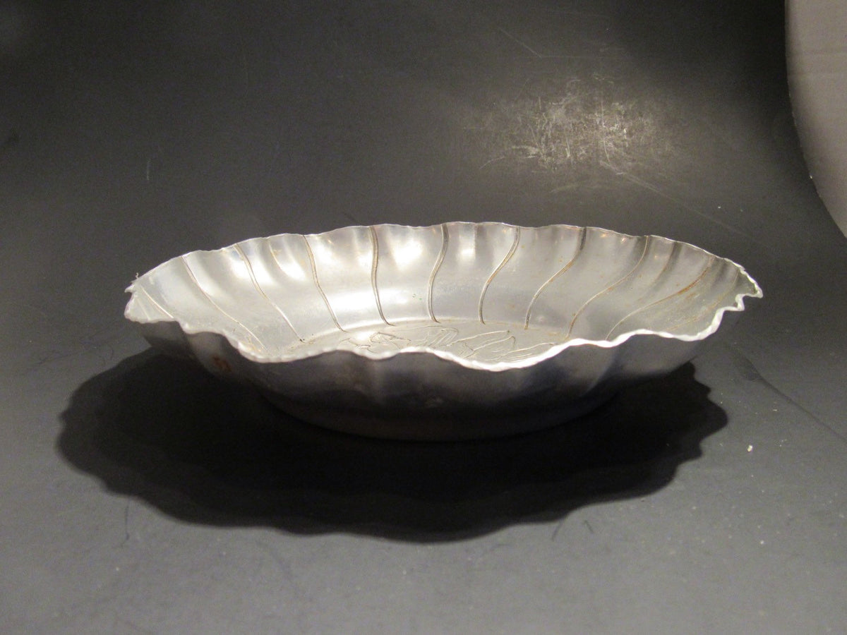Vintage Hand Forged Aluminum Floral Serving Bowl Fluted Edge World Bra ...